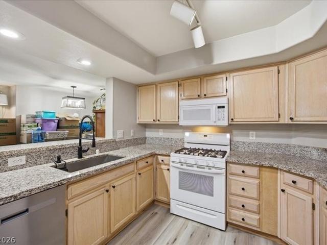 7950 W Flamingo Rd Unit 1017, Las Vegas, NV 89147