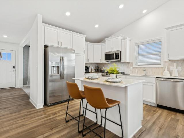 7950 42nd St N, Oakdale, MN 55128 | MLS #7065 | Compass