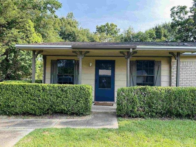 7952 Dartmoor Cir, Pensacola, FL 32514