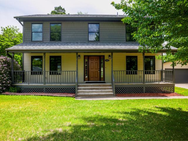 7953 Woodlawn Drive