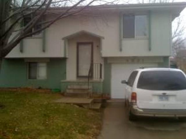 $795 / 3br CHECK IT OUT! 3bd Duplex deck, garage, close to I80 Omaha, NE. map