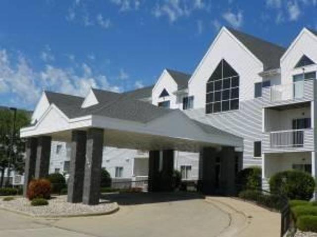 $795 / 2br High Style at Willow Park!
