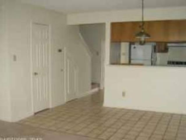 $795 / 2br 1200ft² Over 1200 Square Feet $795 FULLY FURNISHED! $795 7520 East Netherland Drive