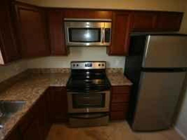 $795 / 2br 1 1/2 bath, 1200 sq ft, private balcony, Sander's Beach views 1850 Cypress Street