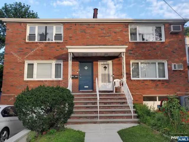 795 Anderson Ave, Unit 2, Cliffside Park, NJ 07010 MLS #25021.