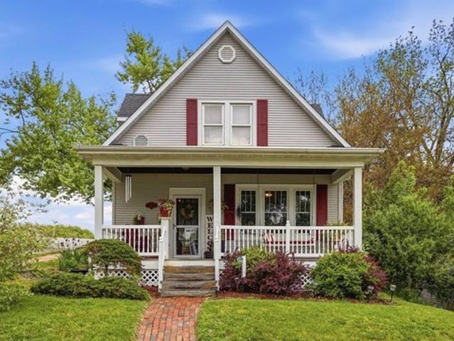 795 Angella St, Dubuque, IA 52001
