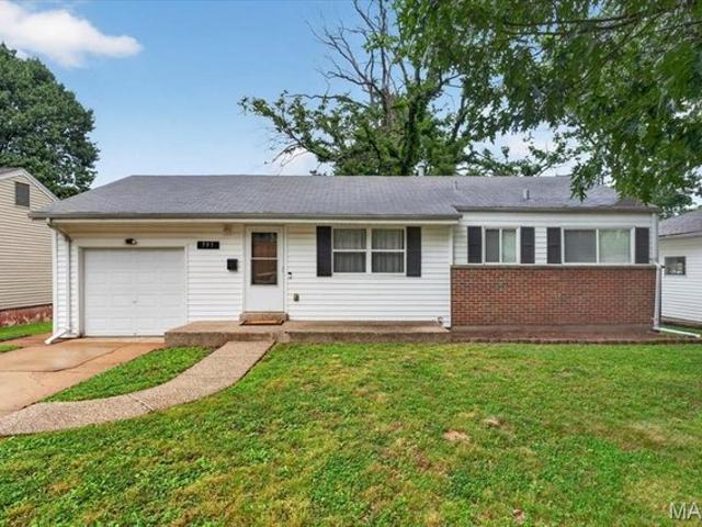 795 Babler Dr, Florissant, MO 63031