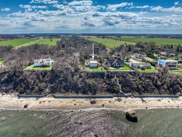 795 Glen Ct, Cutchogue, NY 11935