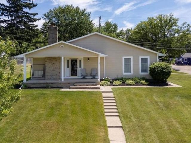 795 Hogarth Ave, Waterford Township, MI 48328
