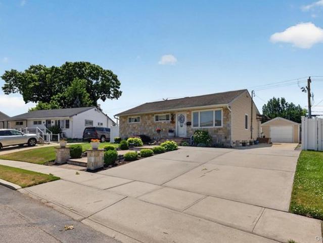 795 Herman Ave, Franklin Square, NY 11010