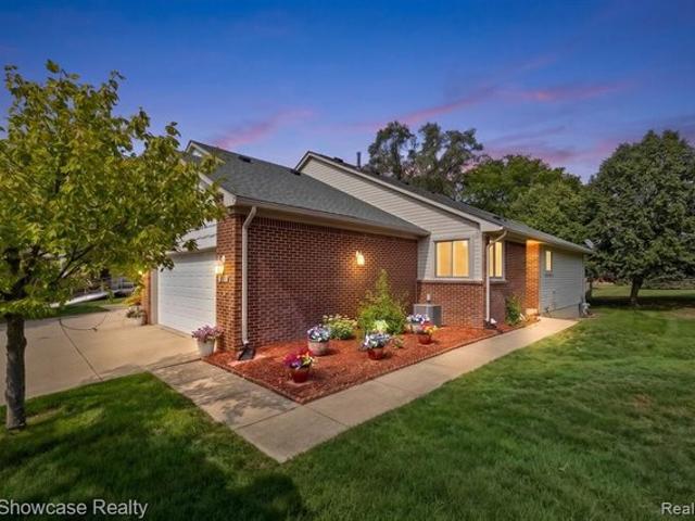 7964 Divot Dr Unit 6, Waterford Township, MI 48327