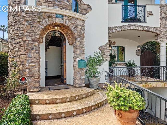 7964 Prospect Pl, La Jolla, CA