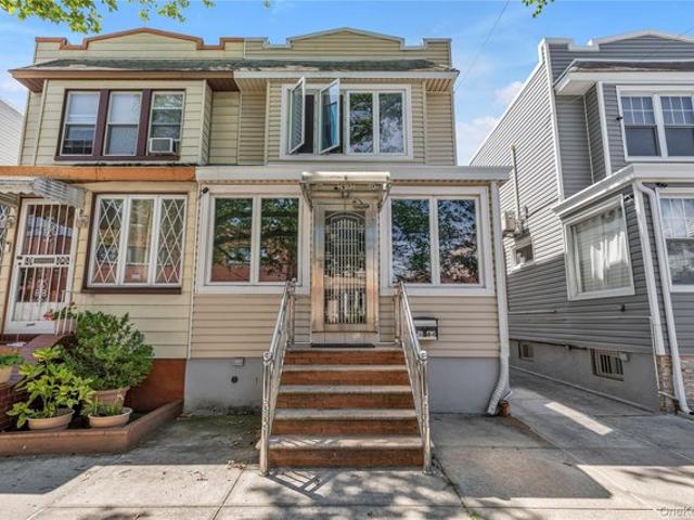 7964 77th Ave, Glendale, NY 11385