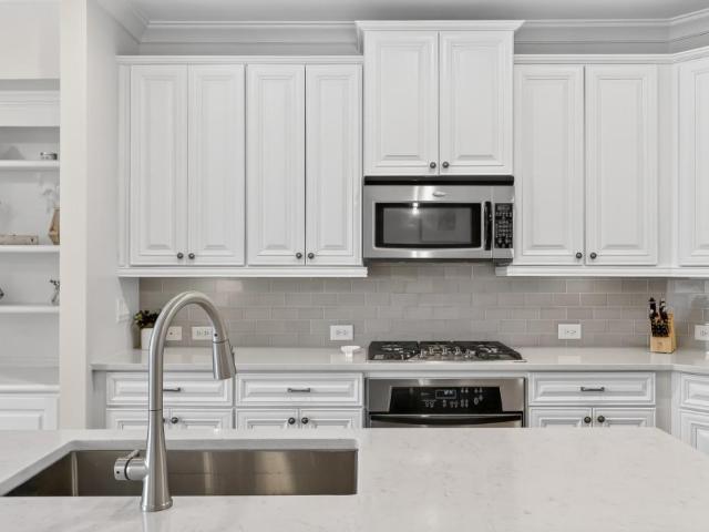 7960 Highland Bluff