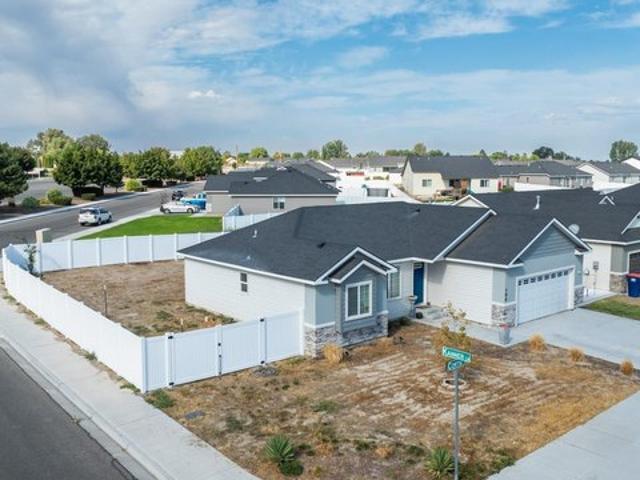 796 Cortni Dr Unit 1, Twin Falls, ID 83301