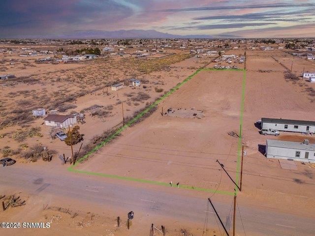 796 Amador Dr, Chaparral, NM 88081
