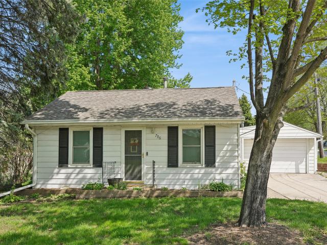 796 E Aurora Avenue