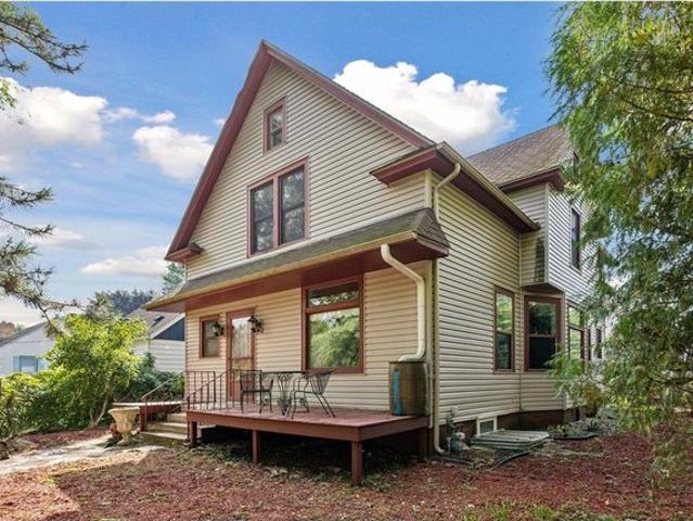 796 Larpenteur Ave W, Saint Paul, MN 55113