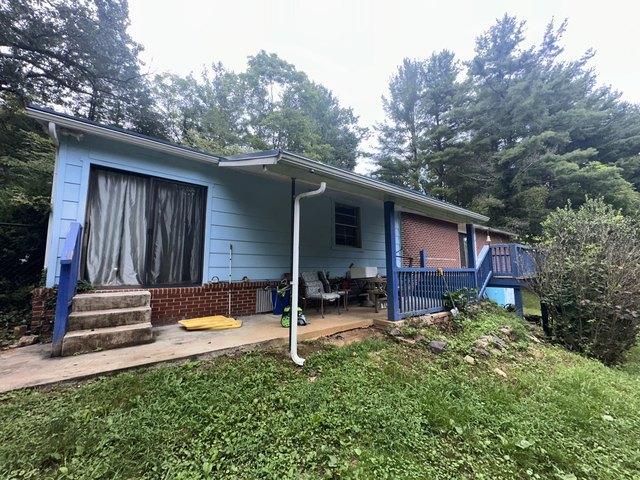796 Piney Mountain Rd, Narrows, VA 24124