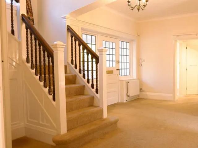 796 Warwick Road, Elmdon Heath, B91 3EL, United Kingdom | 4 bed house for rent #154612620 | Rentberry