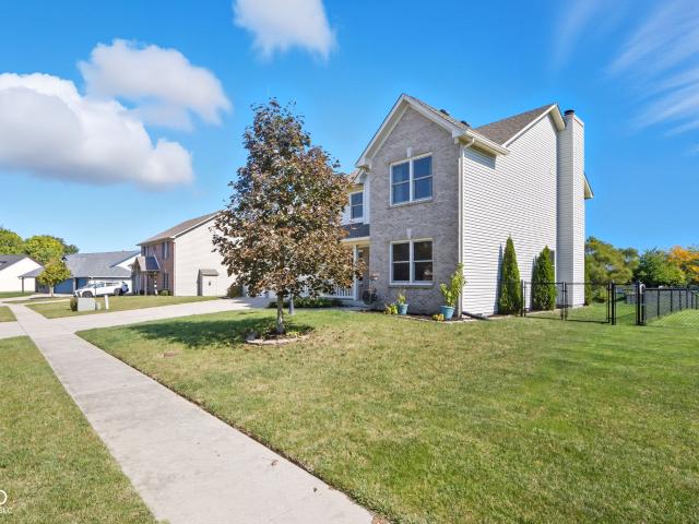 7975 Meadow Bend Circle