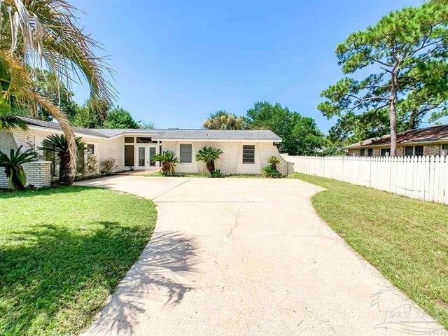 7975 LA Nain Dr, Pensacola, FL 32514