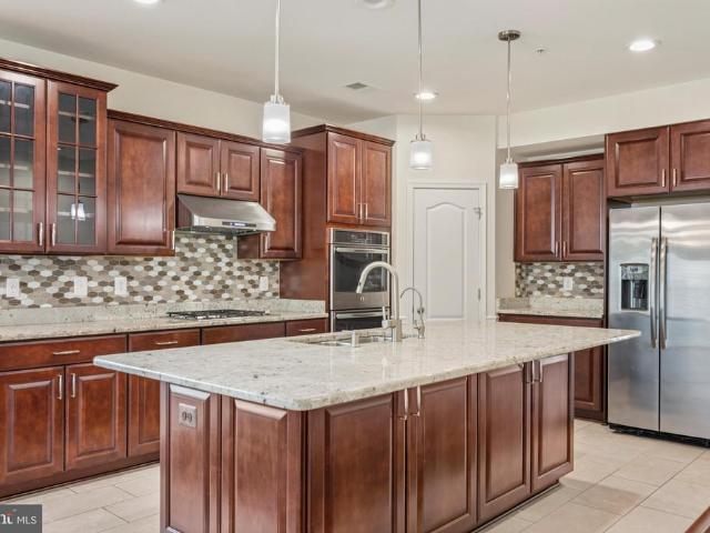 7976 Meridian Drive