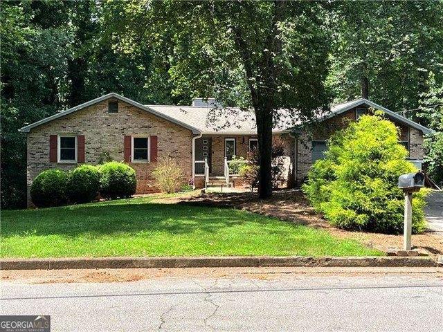 7970 Sweetwater Dr, Douglasville, GA 30135
