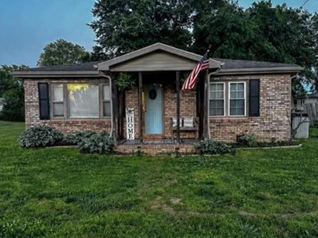 7973 First St, Henderson, KY 42420
