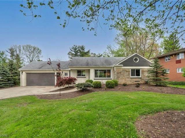 7973 Skyline Dr, Broadview Heights, OH 44147