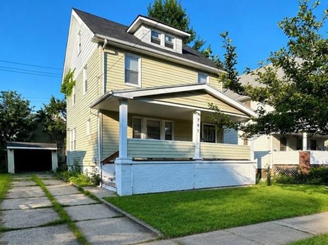 797 Alhambra Rd, Cleveland, OH 44110