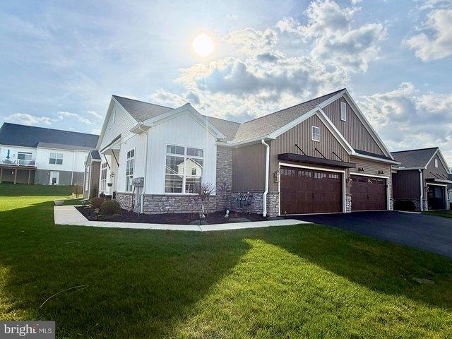 797 Aurora Dr, Mechanicsburg, PA 17055