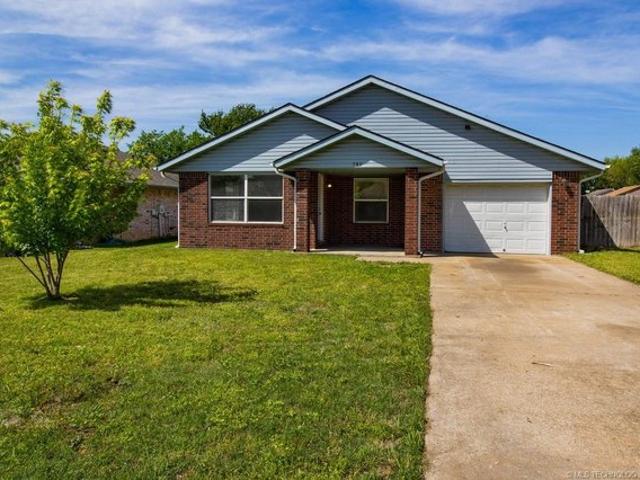 797 E 142nd Pl, Glenpool, OK 74033