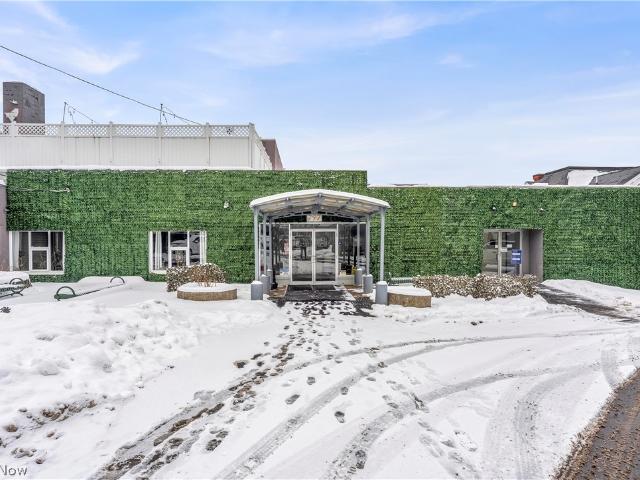 797 E Market Street 220