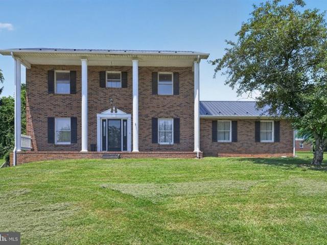 797 Falcon Dr NE, Abingdon, VA 24210