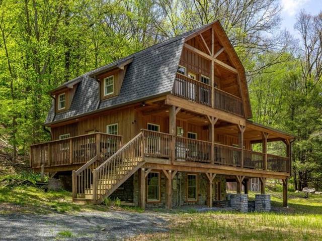 797 Hallet Rd, East Stroudsburg, PA 18301