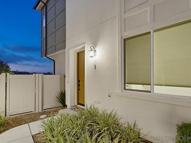 797 Mateo St. 1