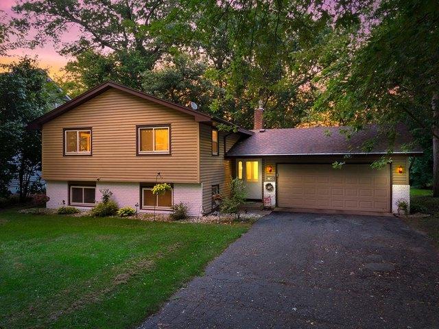 7989 Eastwood Rd, Mounds View, MN 55112