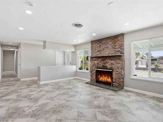 7989 Red Barn Dr, Las Vegas, NV 89123