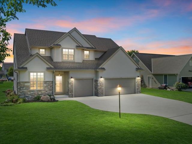 7989 S River Ct, Franklin, WI 53132
