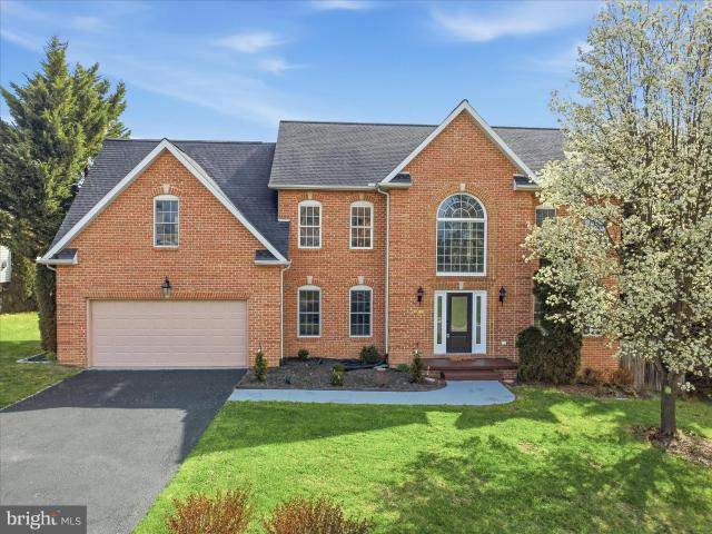 7980 Golf Vista Dr, Greencastle, PA 17225 | MLS #PAFL2033 | Compass
