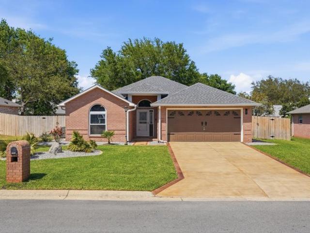7983 Lola Cir, Navarre, FL 32566