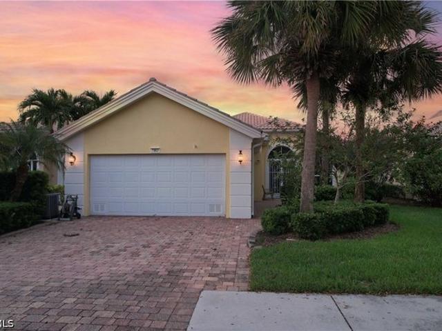 7983 Valentina Ct, Naples, FL 34114
