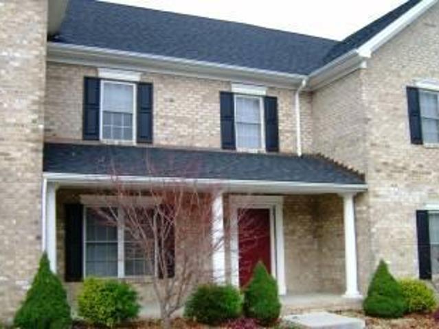 $798 / 2br available now immediately. 1086sf 2 story townhome w/move in special staunton area
