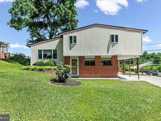 798 Capri Cir, Upper Chichester, PA 19061