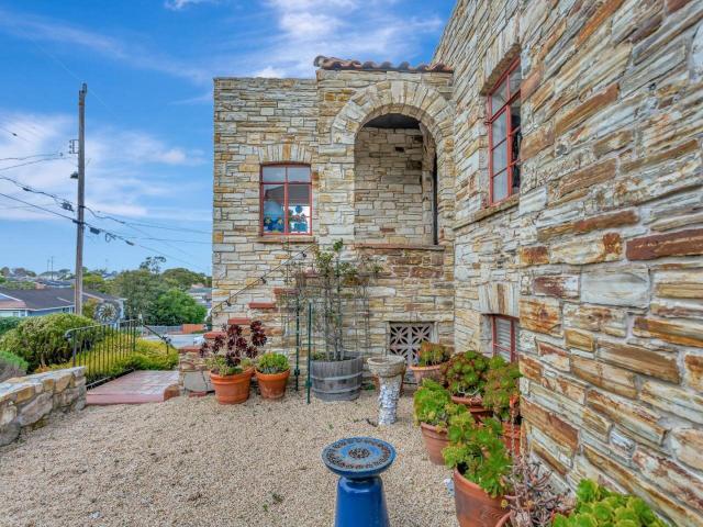 798 Pine St, Monterey, US, CA