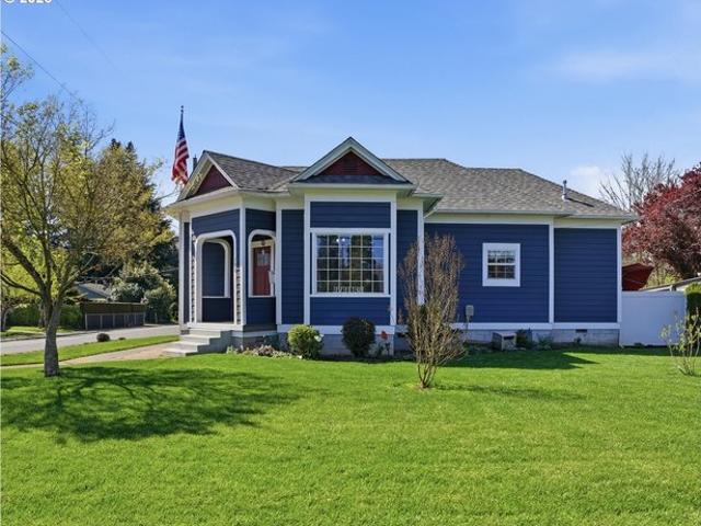 798 Young St, Woodburn, OR 97071