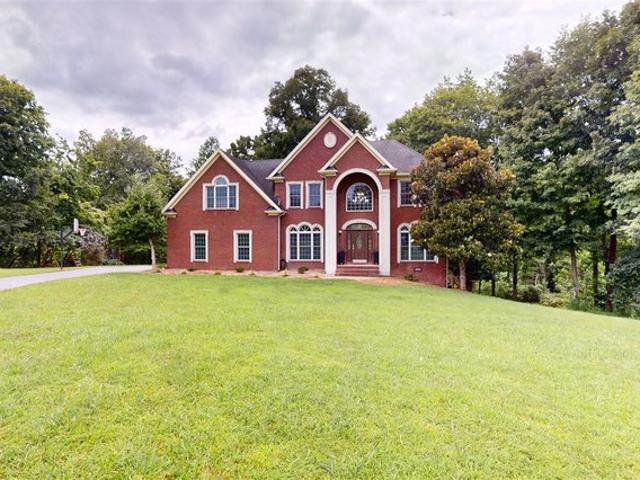 7997 Bowling Green Rd, Scottsville, KY 42164
