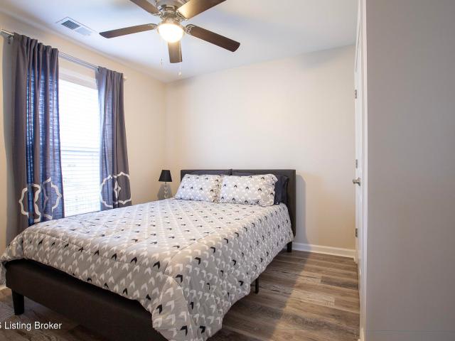 7997 Pikewood Field Way