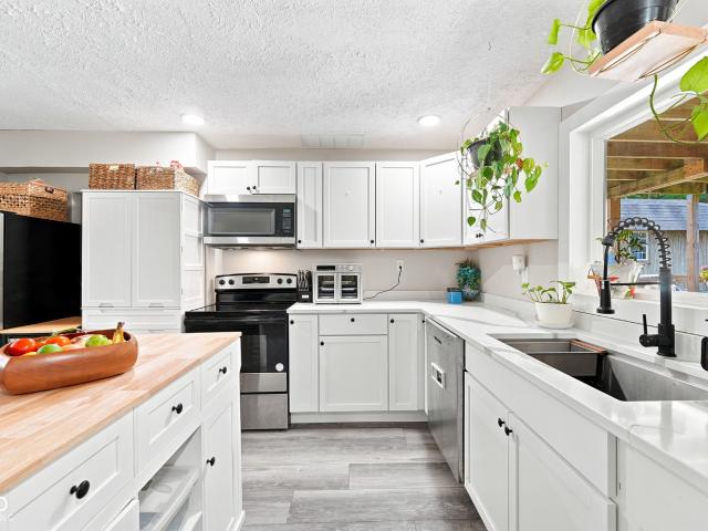 7990 Ebony Drive